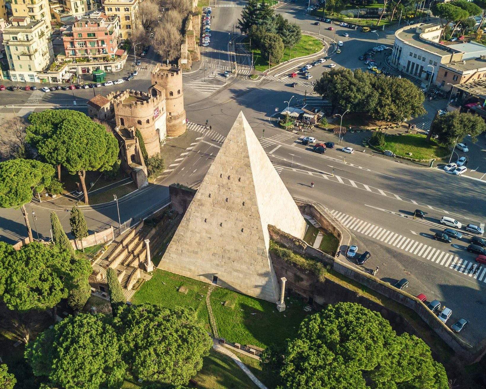 Discover the most famous buildings in Rome with us | KAYAK