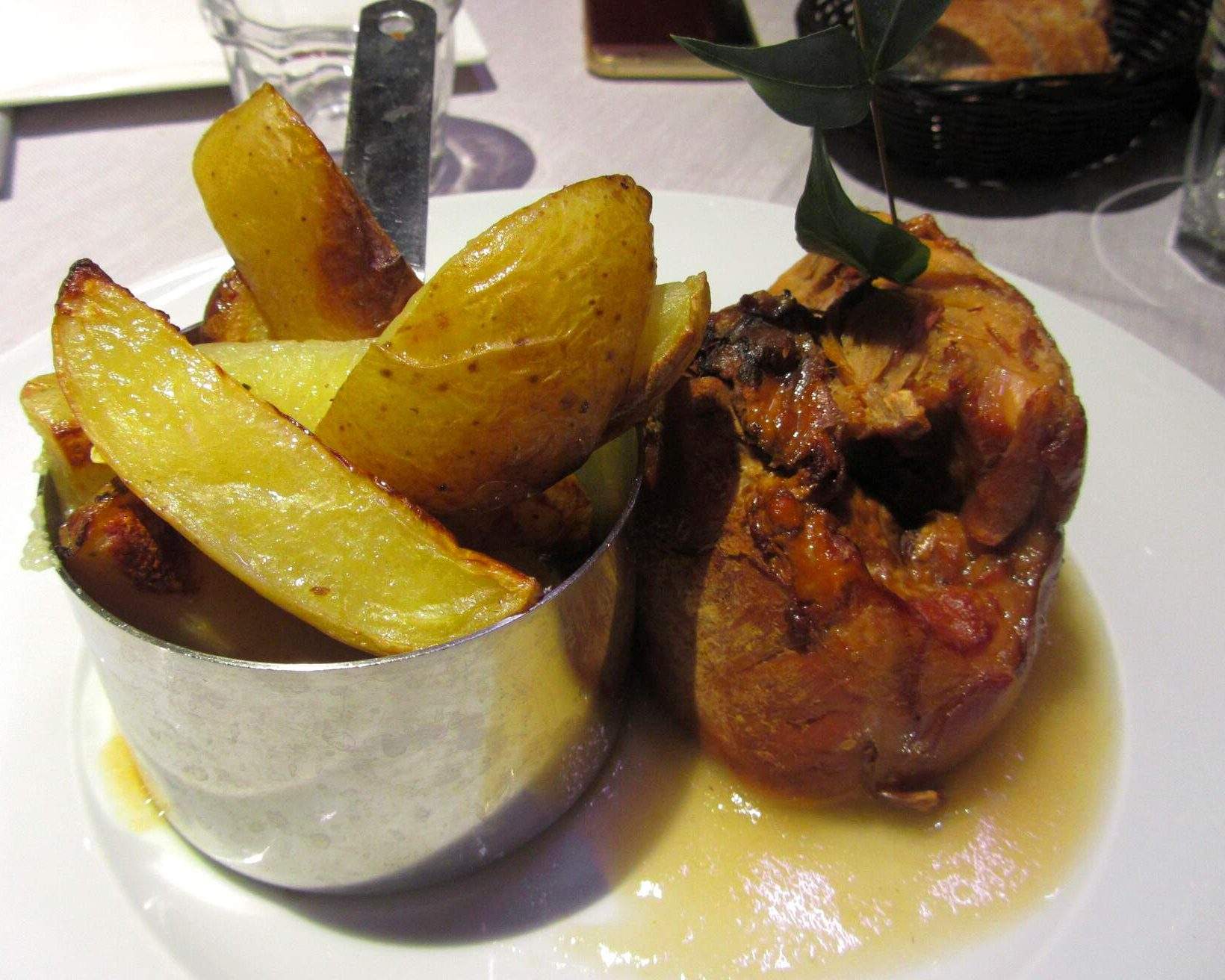 A guide to traditional Sardinian food and where to get it | KAYAK