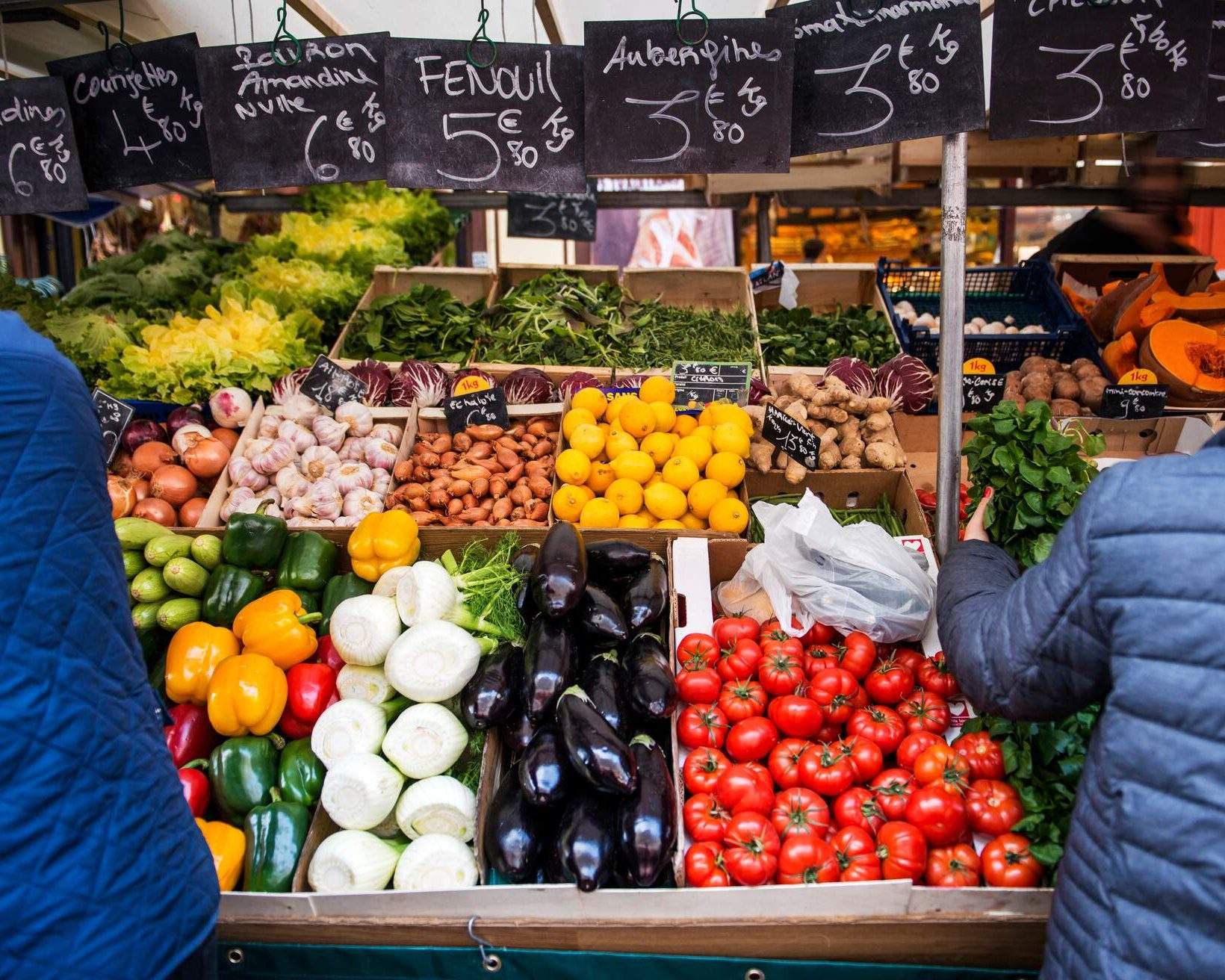Enjoy our great guide on food markets in Paris | KAYAK
