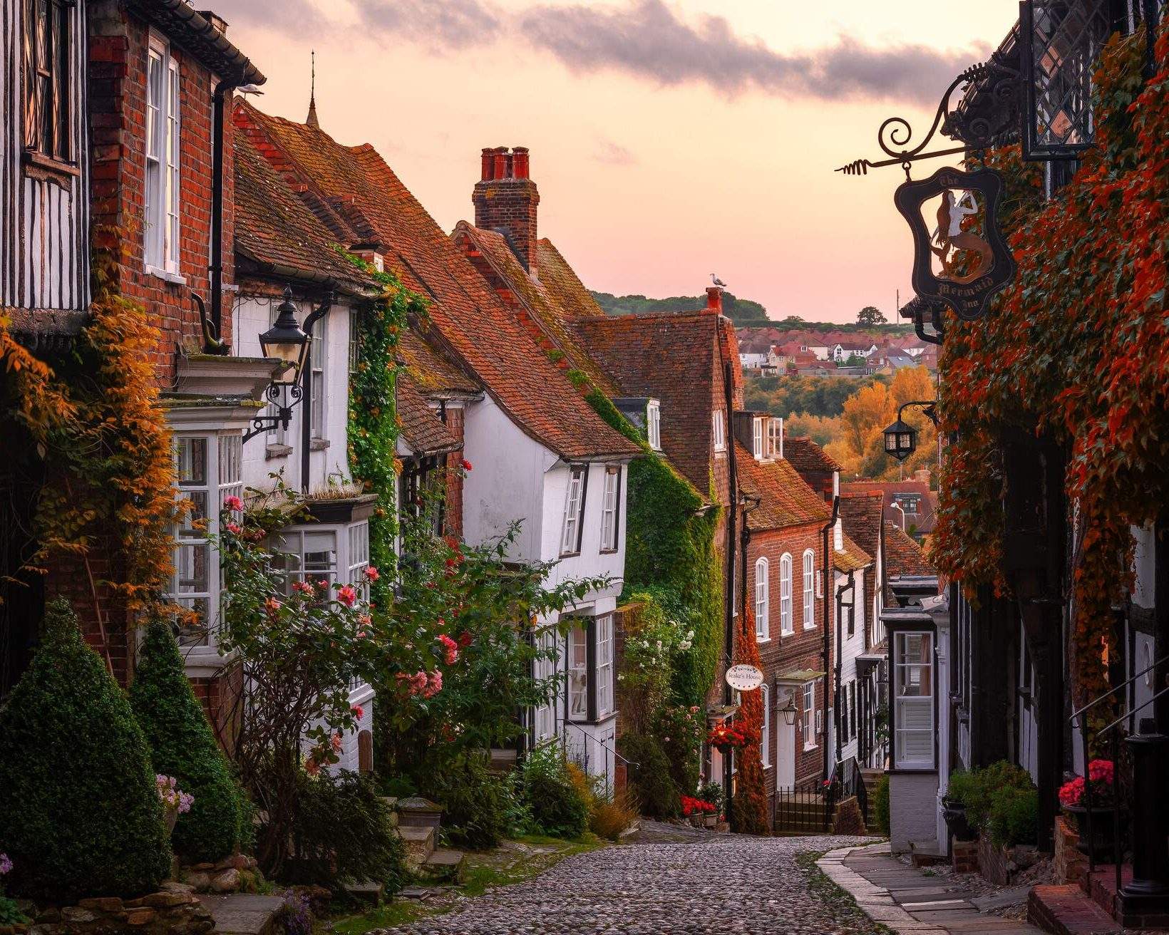 Explore the small towns in England with us | KAYAK