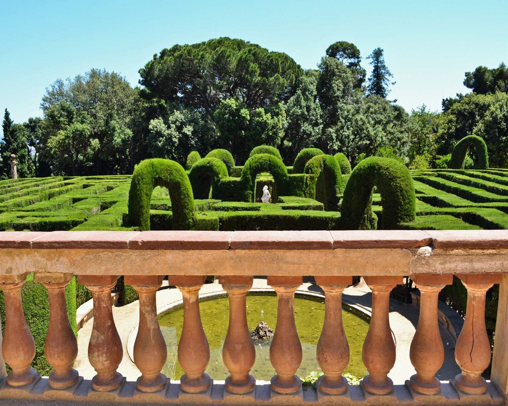 Digging into the intriguingly famous buildings in Barcelona | KAYAK