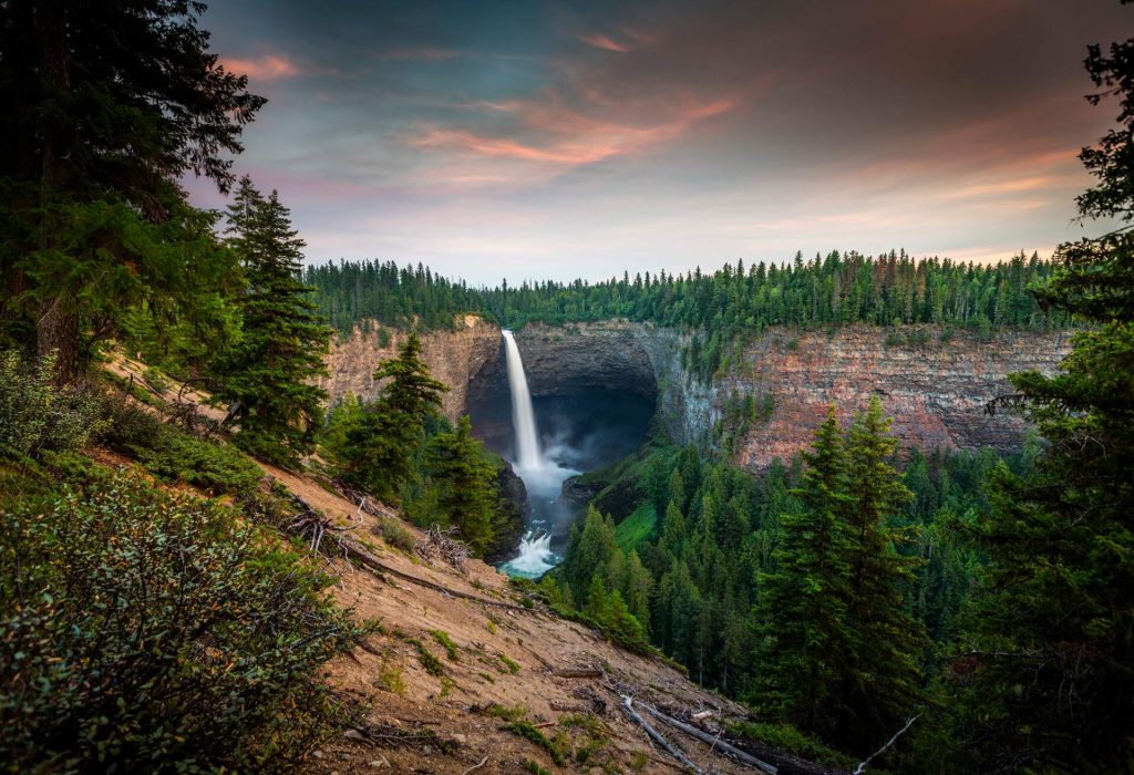 Marvel at the most treasured waterfalls in Canada | KAYAK