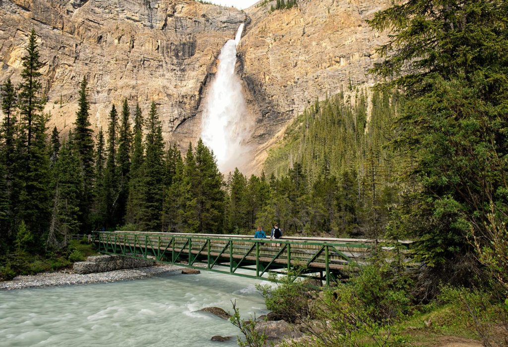 Marvel at the most treasured waterfalls in Canada | KAYAK