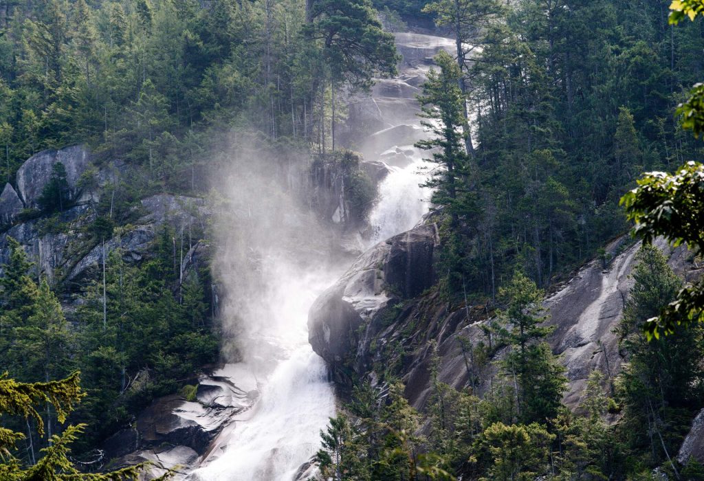 Marvel at the most treasured waterfalls in Canada | KAYAK