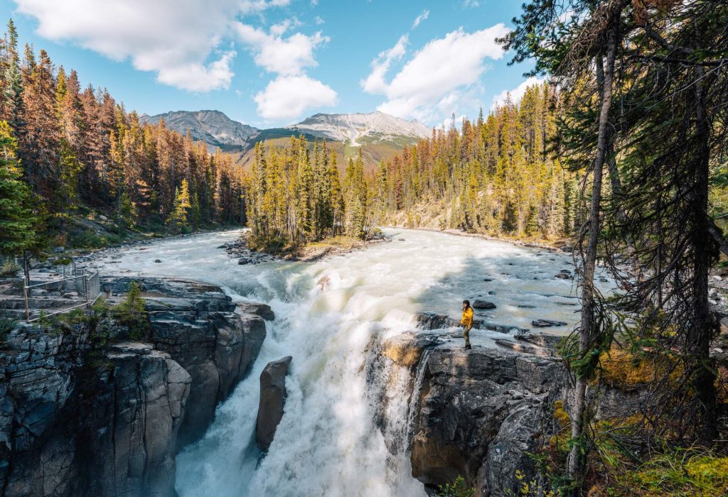 Marvel at the most treasured waterfalls in Canada | KAYAK