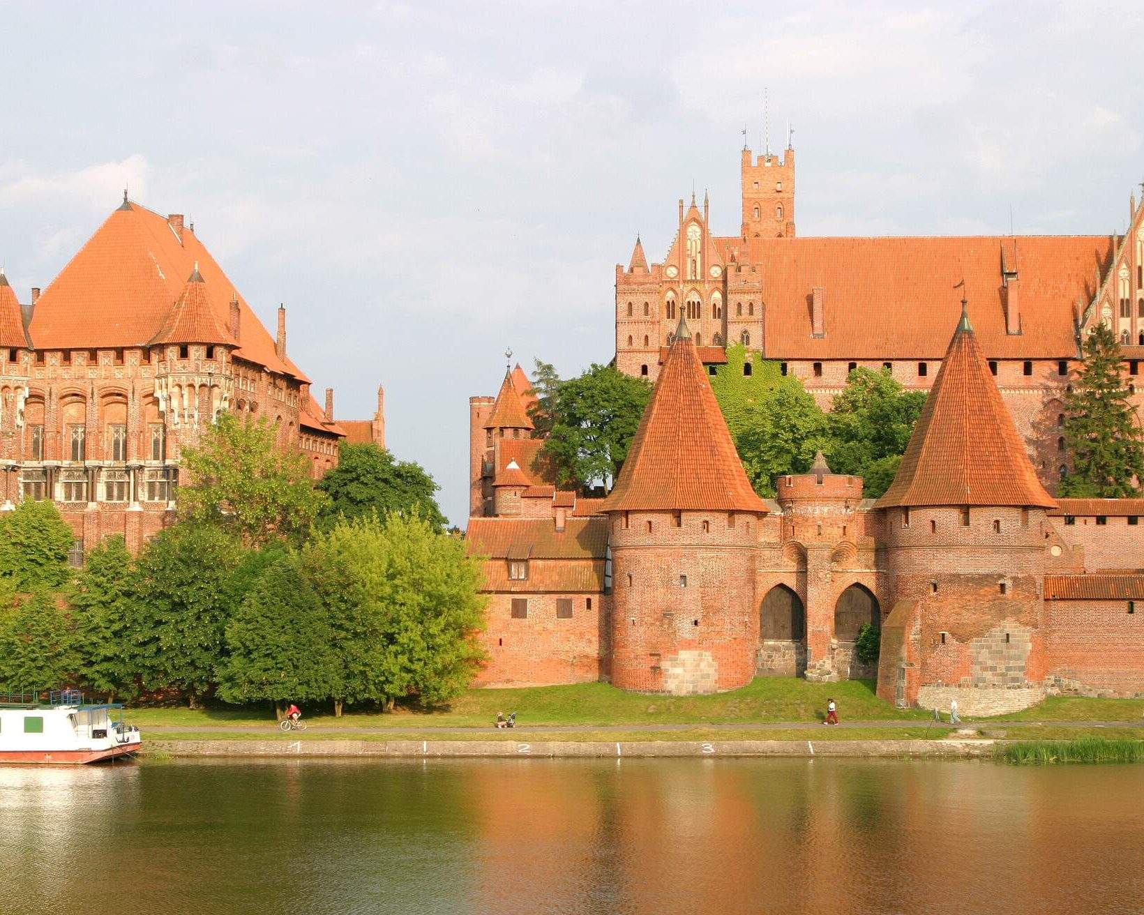 Get a glimpse into the past at the best castles in Poland | KAYAK