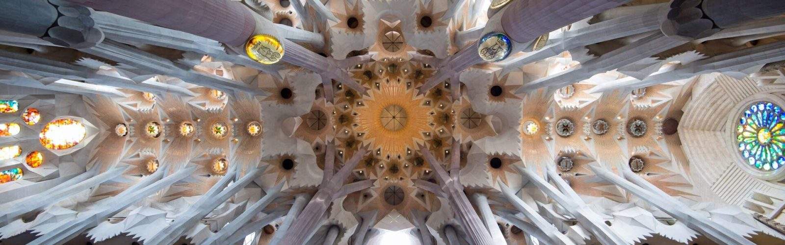 Digging into the intriguingly famous buildings in Barcelona | KAYAK