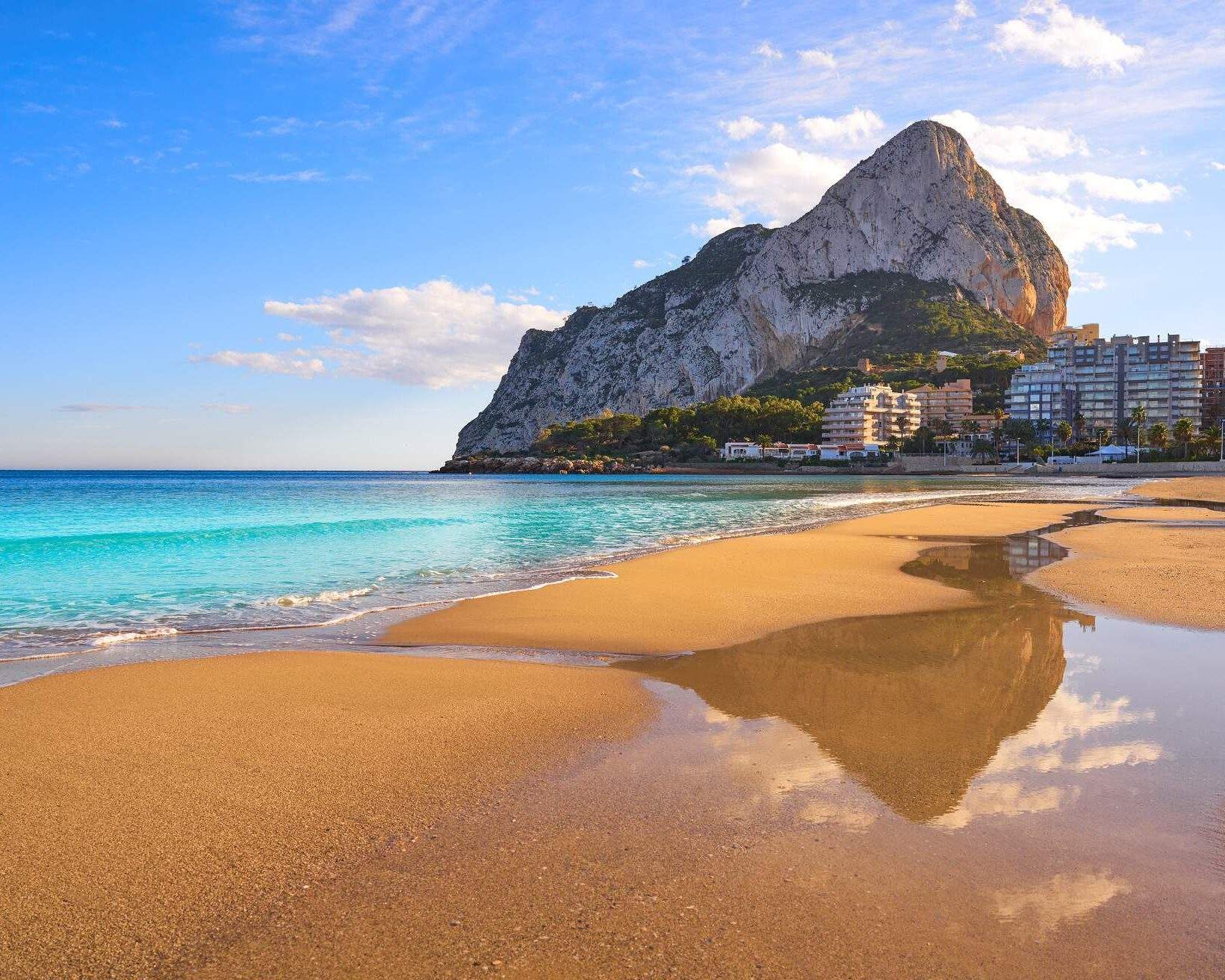 Uncover some of the most beautiful Alicante beaches | KAYAK
