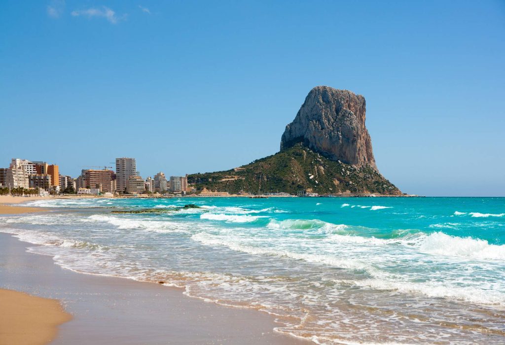 Uncover some of the most beautiful Alicante beaches | KAYAK