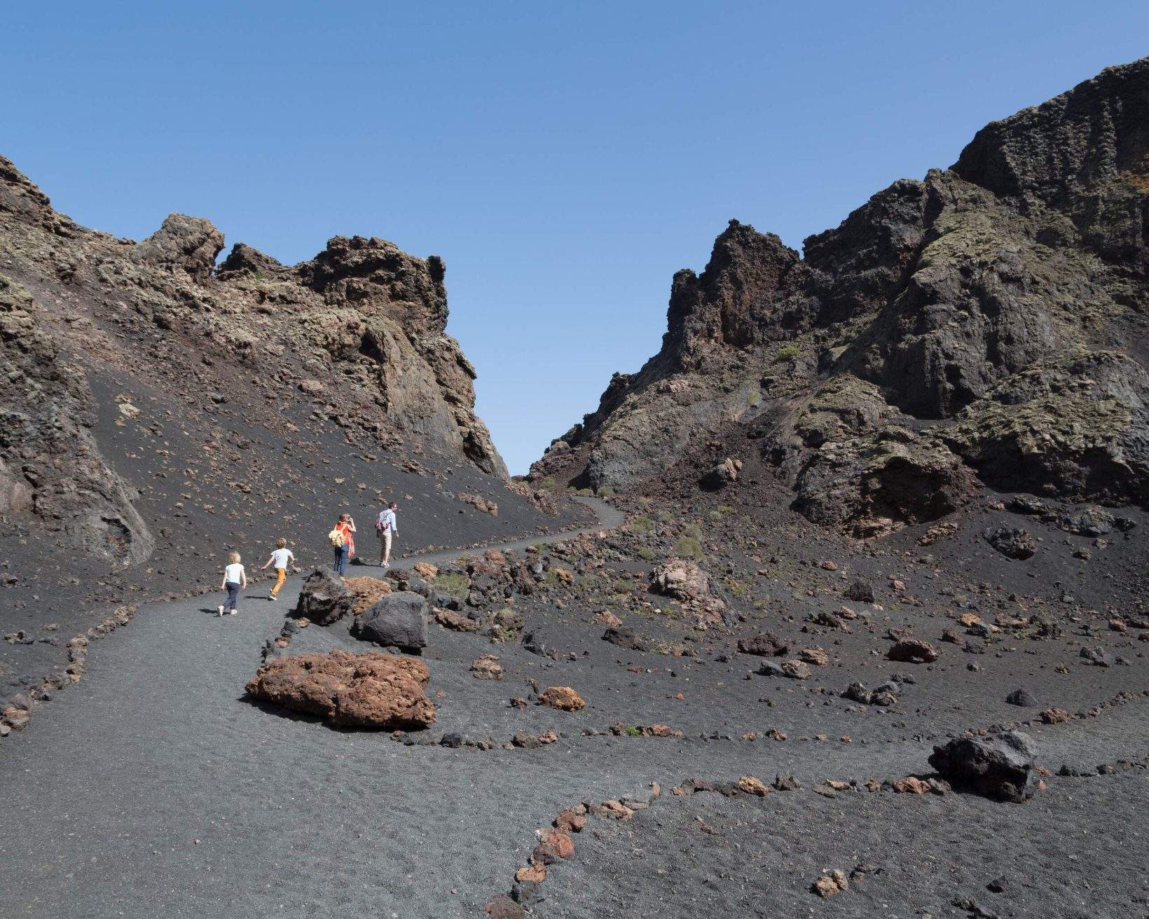 Where is hot in April 2024: the 10 best destinations | KAYAK