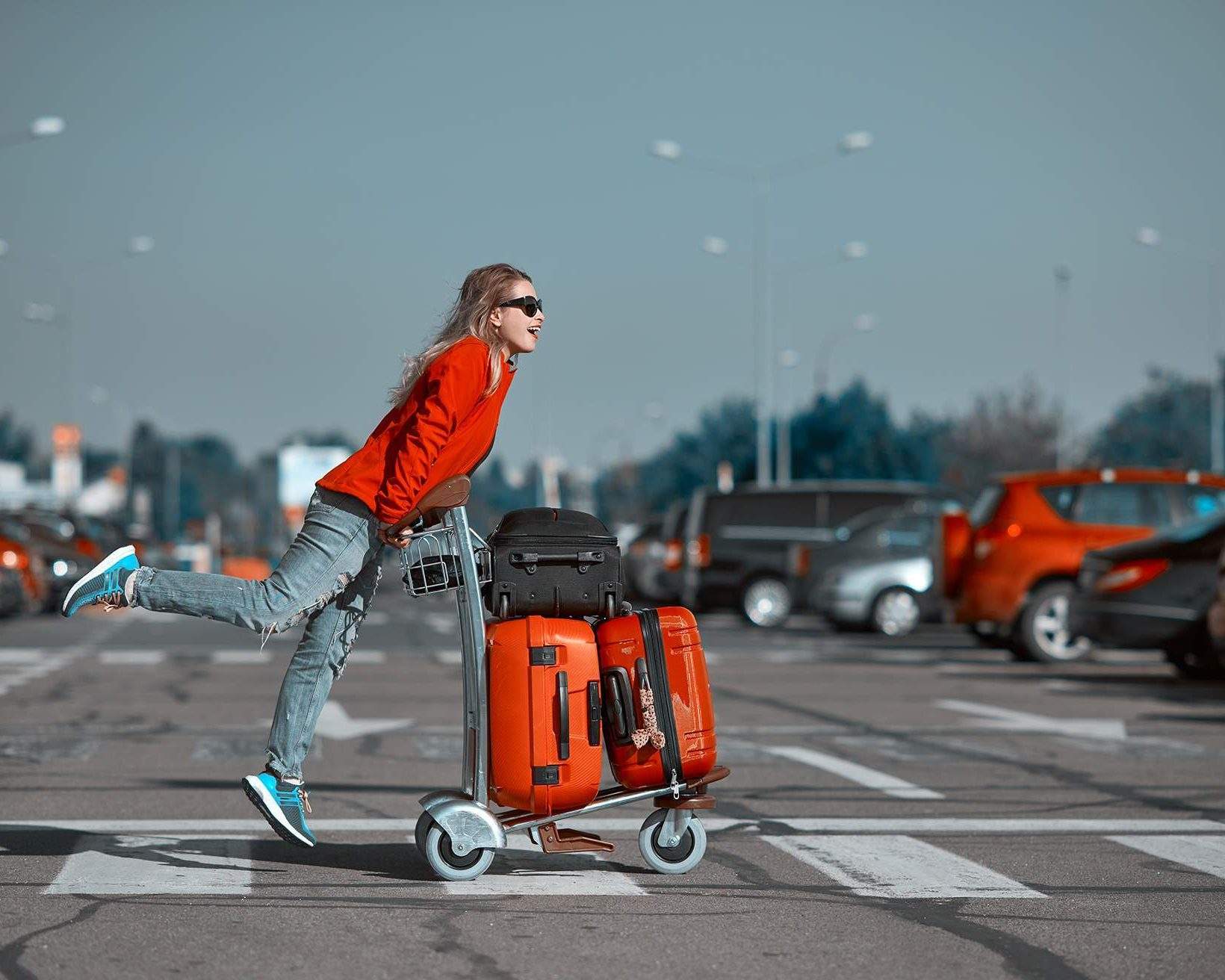Travel smart: The easy guide to checked baggage rules| KAYAK