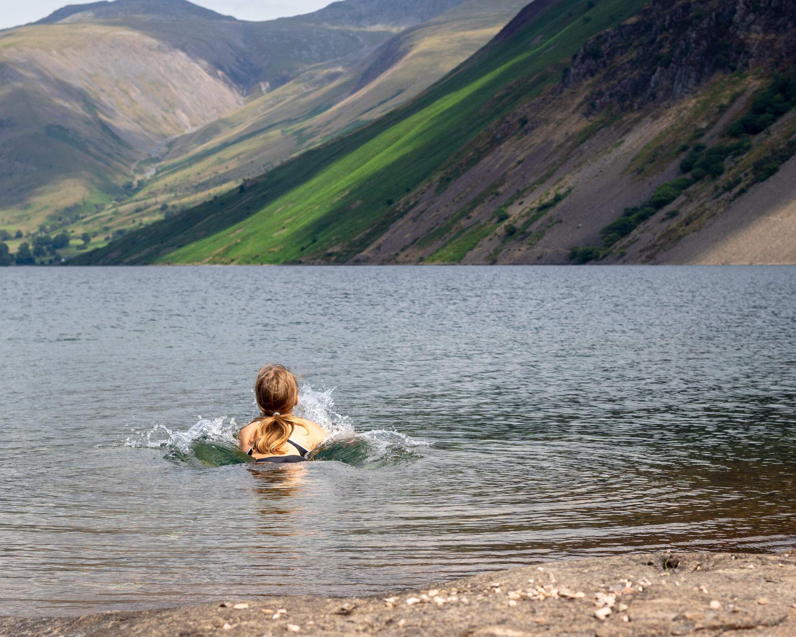 8 incredible locations for wild swimming in the UK | KAYAK