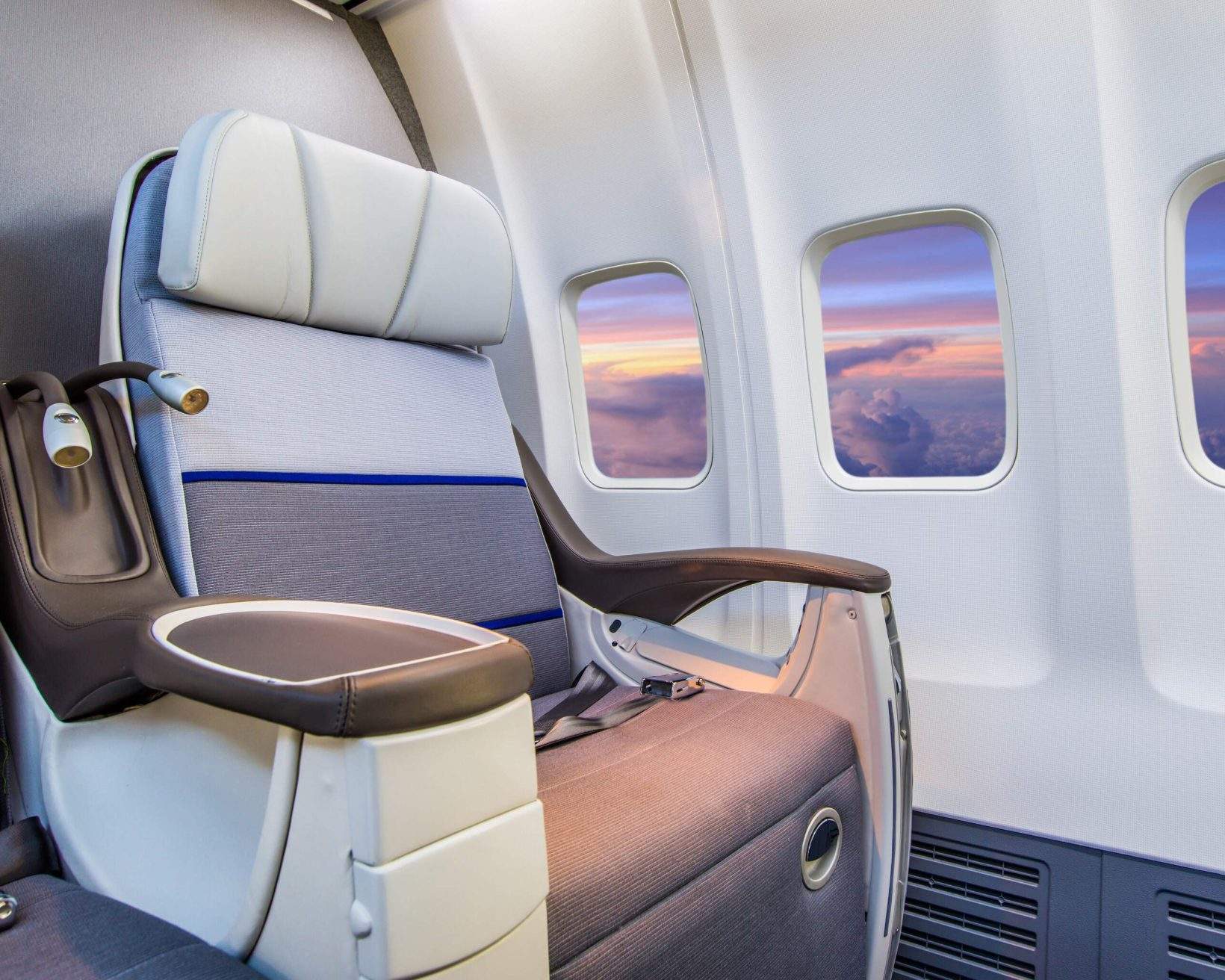 Business Class vs First Class – the main differences | KAYAK