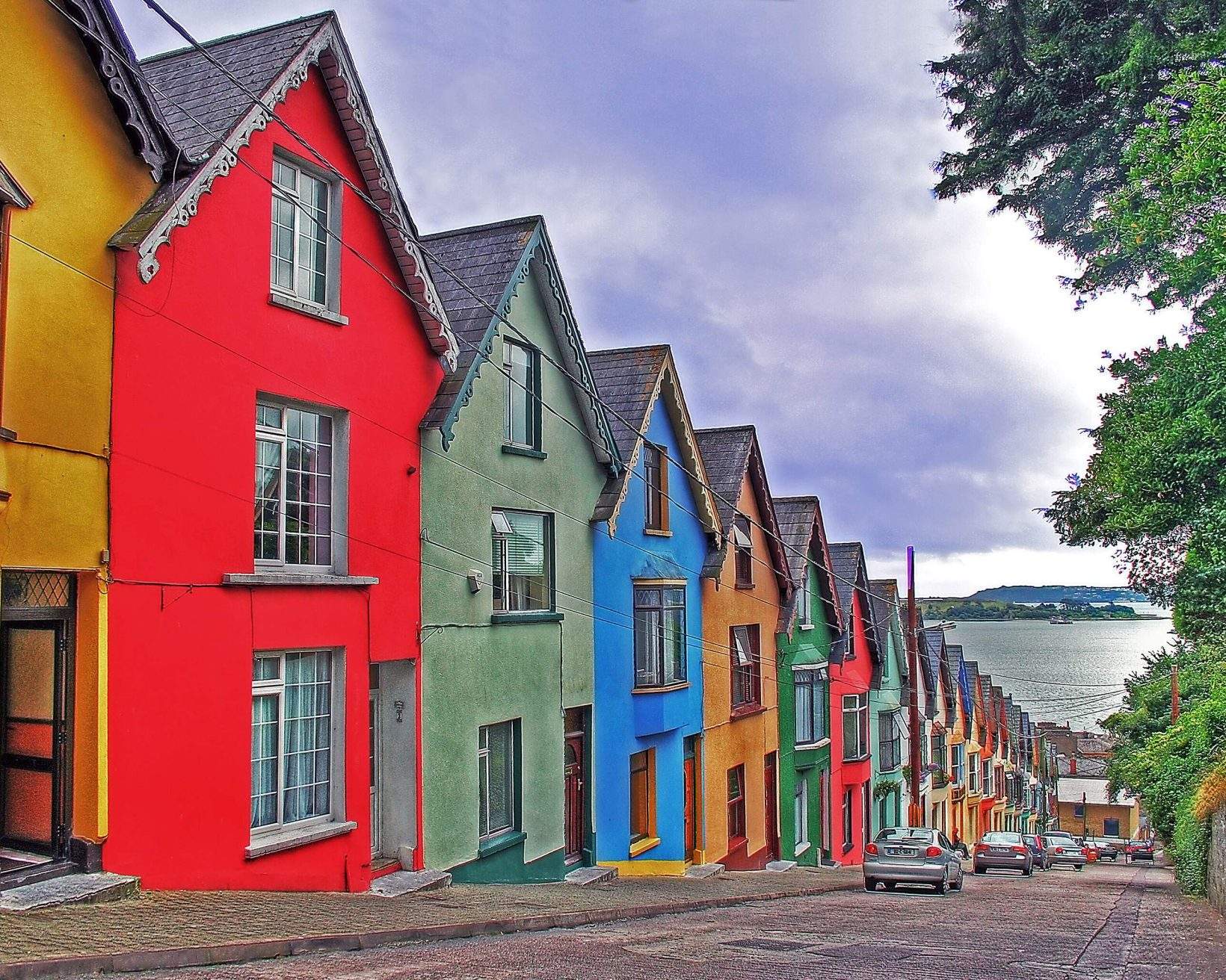 Driving in Ireland: Rules and Requirements | KAYAK Blog UK