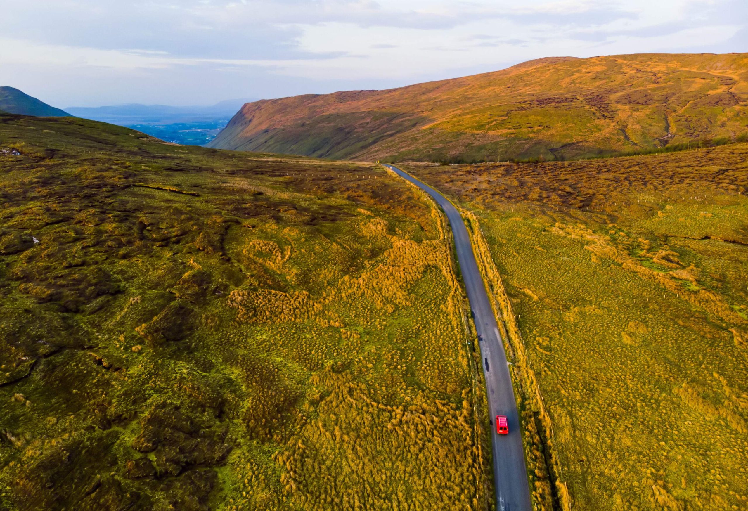 Driving in Ireland: Rules and Requirements | KAYAK Blog UK