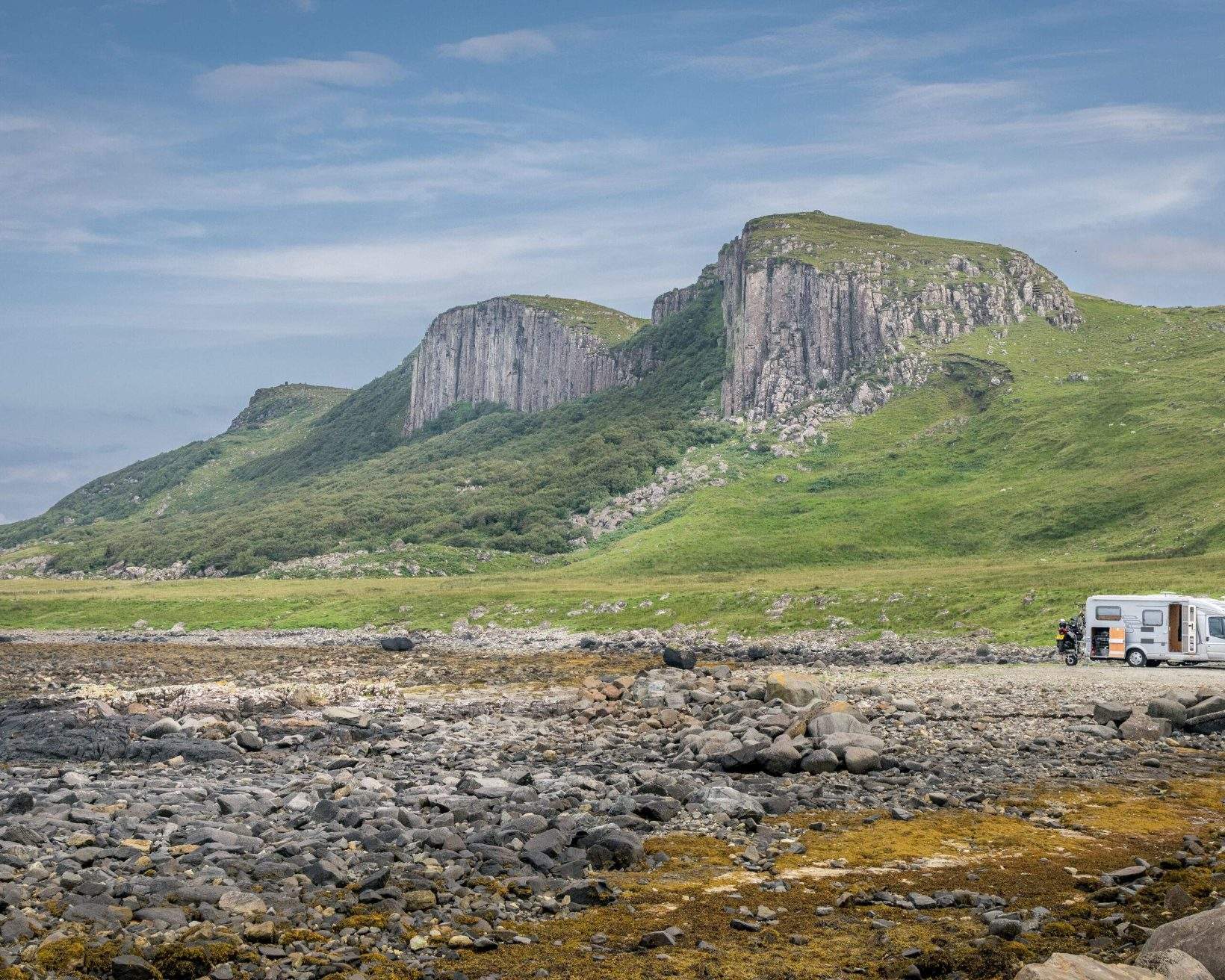 Midge season in Scotland; when’s the best time to visit? - KAYAK
