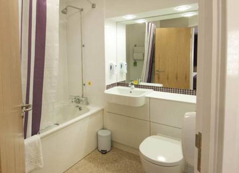 Zip By Premier Inn Cardiff £28. Cardiff Hotel Deals & Reviews - KAYAK