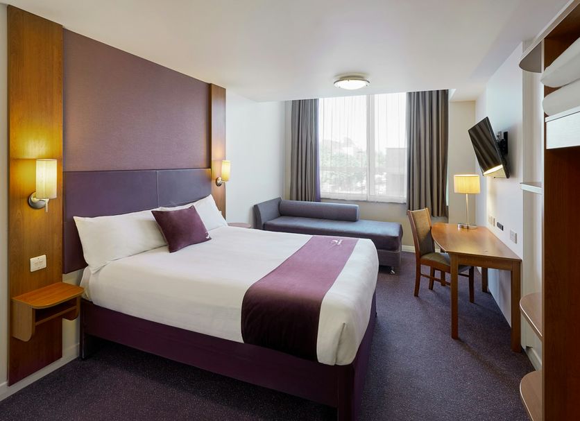 Premier Inn Coventry South - A45 £72. Coventry Hotel Deals & Reviews ...