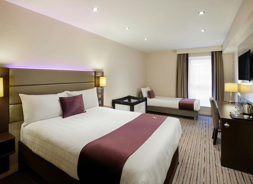 Premier Inn Dunfermline £48. Dunfermline Hotel Deals & Reviews - KAYAK