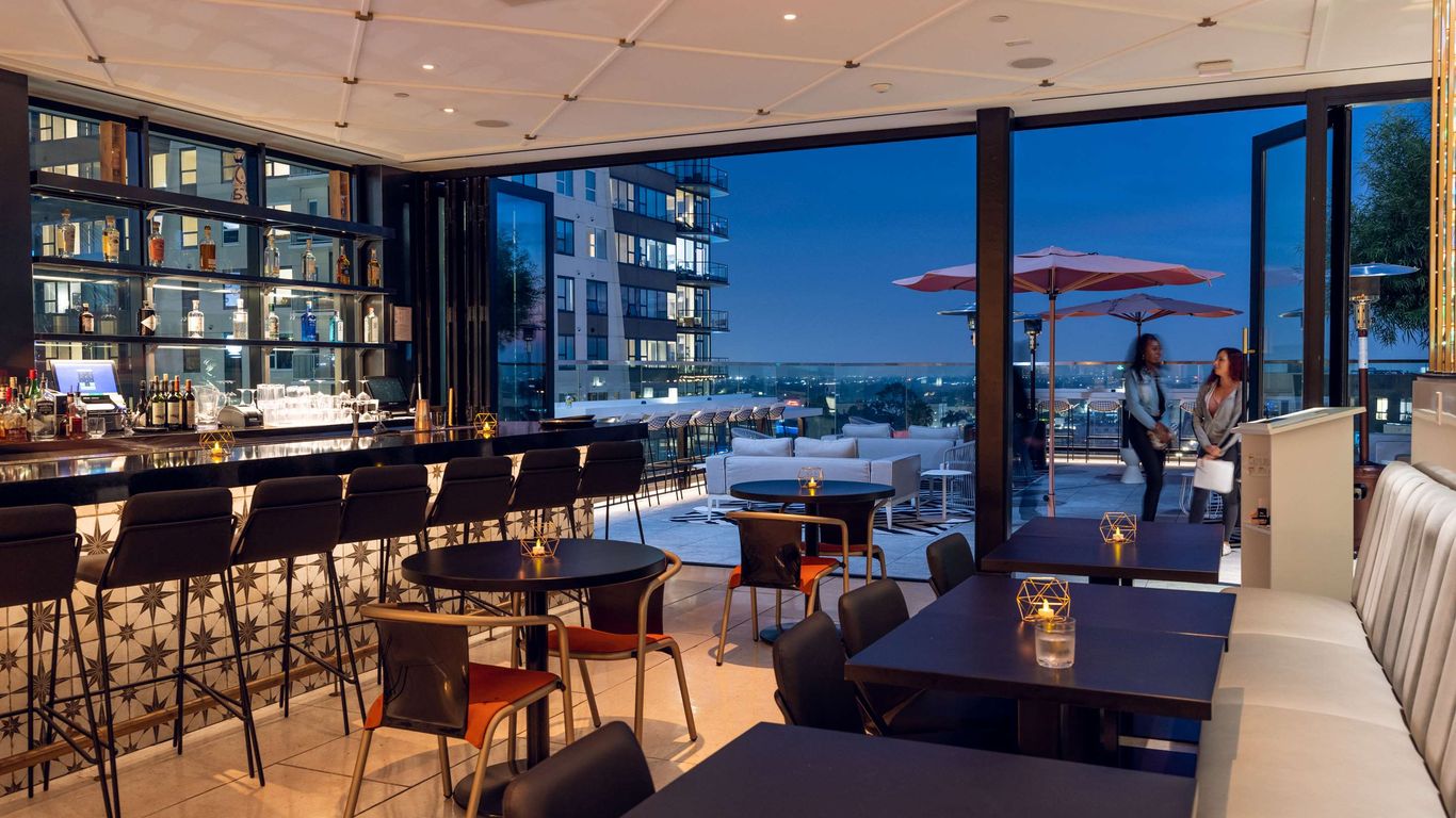 The Godfrey Hotel Hollywood £91. Los Angeles Hotel Deals & Reviews - KAYAK