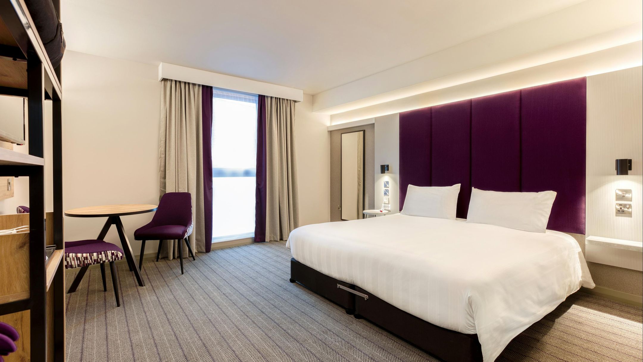 Premier Inn Reading (Caversham Bridge) £43. Reading Hotel Deals ...