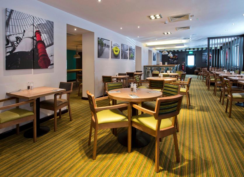 Premier Inn London Edgware £44. Edgware Hotel Deals & Reviews - KAYAK