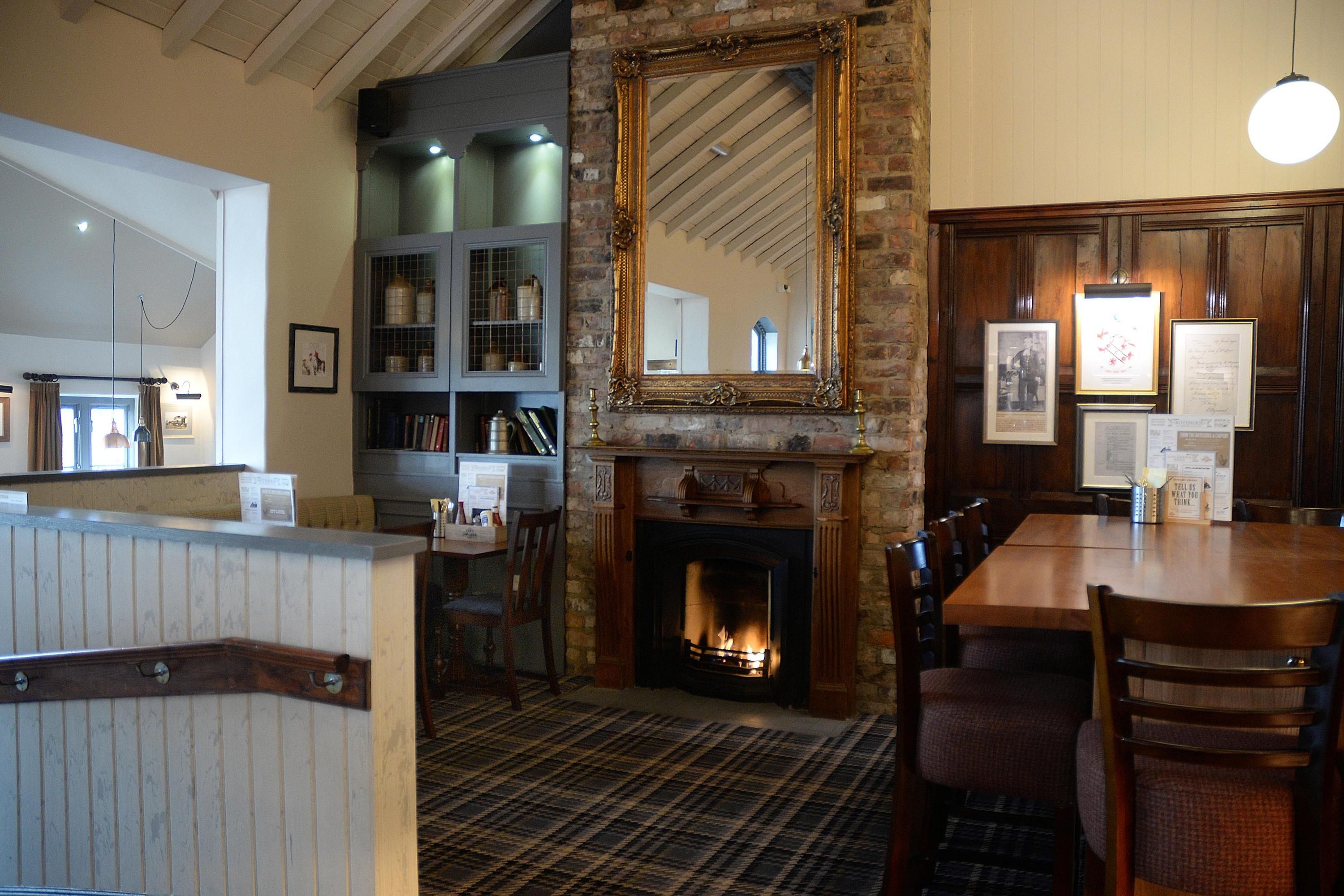 Boat & Horses Inn from £69. Oldham Hotel Deals & Reviews - KAYAK