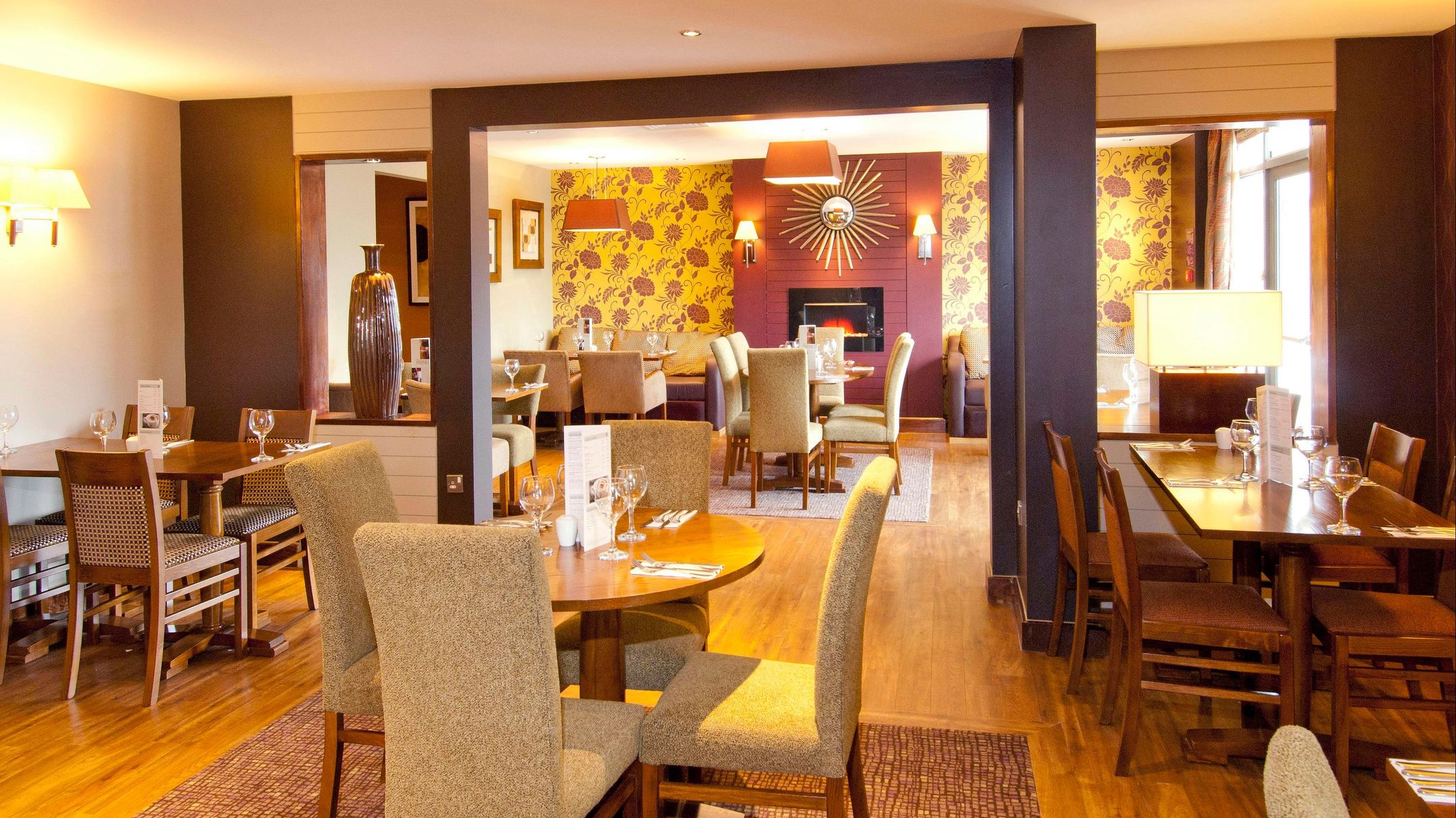 Premier Inn Rochester-Strood £68. Rochester Hotel Deals & Reviews - KAYAK