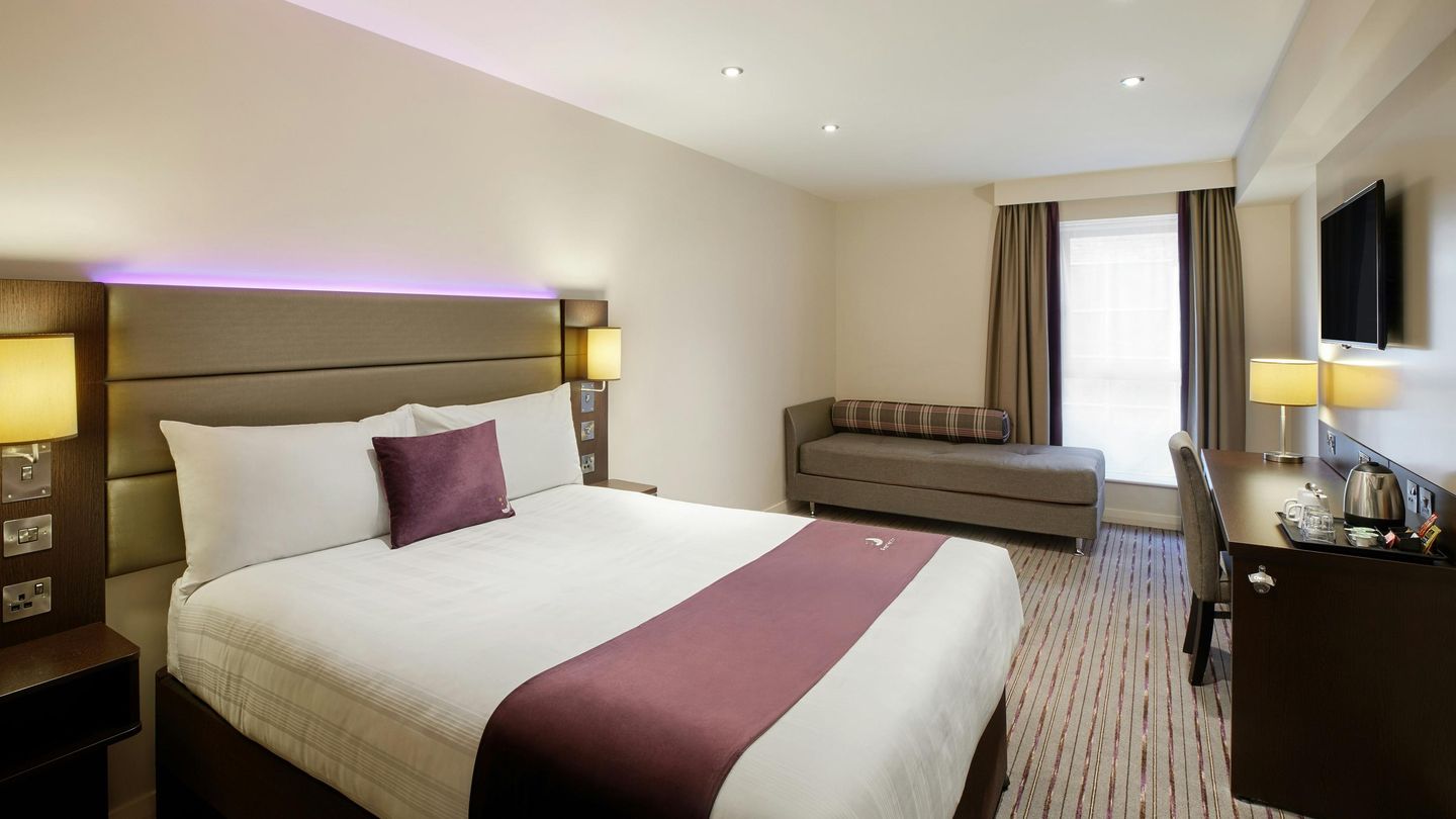 Premier Inn London Uxbridge £50. Uxbridge Hotel Deals & Reviews - KAYAK