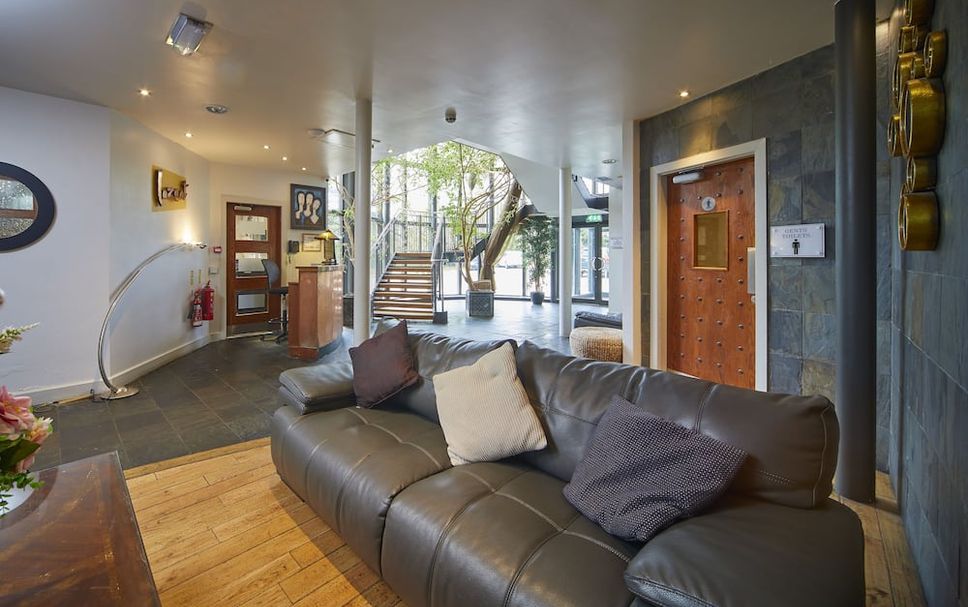 Lazaat Hotel £56. Hull Hotel Deals & Reviews - KAYAK