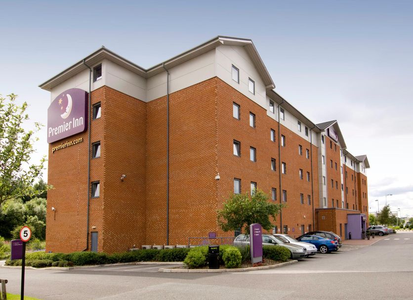 Premier Inn Castleford Xscape - M62 J32 £40. Castleford Hotel Deals ...
