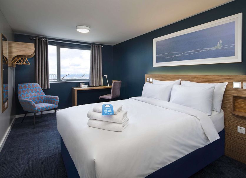 Travelodge Bracknell Central £32. Bracknell Hotel Deals & Reviews - KAYAK